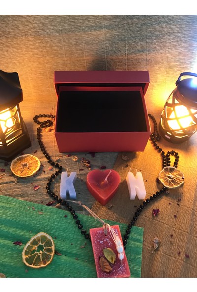 Harf Mum Kokulu Mum + Kalp Mum + Hediye Kutulu Set Harf Mum Kokulu Mum + Kalp Mum + Hediye Kutulu Set