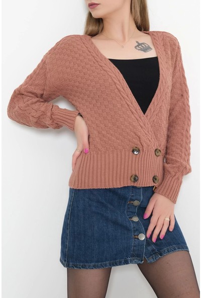 Serçe Shop Düğme Detaylı Crop Hırka Pudra - 9956.1612. Serçe Shop Düğme Detaylı Crop Hırka Pudra - 9956.1612.