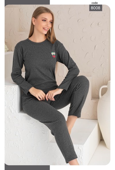 Kışlık Bisiklet Yaka Desenli Uzun Kollu Pijama Takımı Kışlık Bisiklet Yaka Desenli Uzun Kollu Pijama Takımı