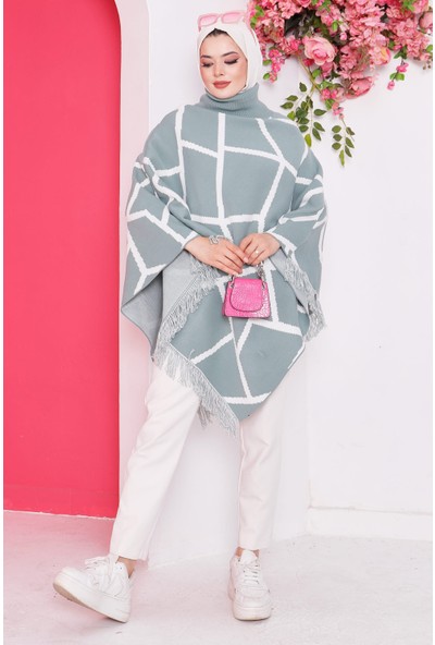 İmaj Butik Mint Kadın Boğazlı Çizgili Etek Ucu Püsküllü Triko Panço İmaj Butik Mint Kadın Boğazlı Çizgili Etek Ucu Püsküllü Triko Panço