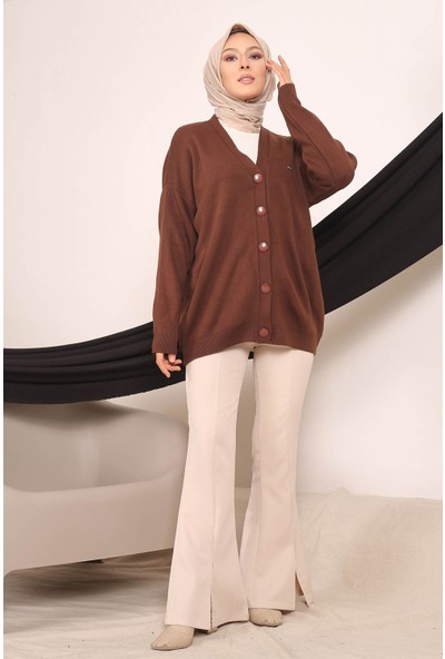 İmaj Butik Kahverengi Kadın Düğmeli Tesettür Triko Hırka İmaj Butik Kahverengi Kadın Düğmeli Tesettür Triko Hırka