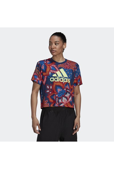 Adidas Kadın Günlük T-Shirt Farm Gfx Tee HI5238 Adidas Kadın Günlük T-Shirt Farm Gfx Tee HI5238