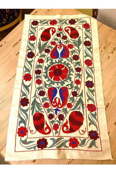 Rustik Ev El Dokuma Suzani / İpek / Masa Örtüsü Rustik Ev El Dokuma Suzani / İpek / Masa Örtüsü