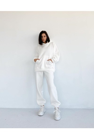 Afro Giyim Kadın Oversize Beyaz Baskısız Eşofman Takımı Afro Giyim Kadın Oversize Beyaz Baskısız Eşofman Takımı