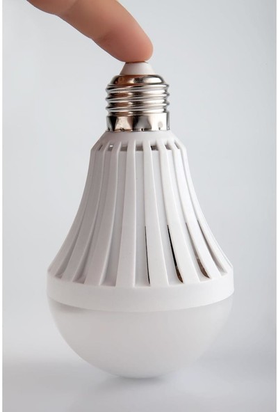 Şarjlı 9W LED Ampül 810 Lümen Beyaz