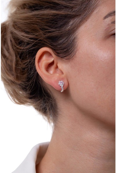 Ninova Silver Papatya Model Zirkon Ve Kuvars Taşlı Gümüş Küpe Ninova Silver Papatya Model Zirkon Ve Kuvars Taşlı Gümüş Küpe