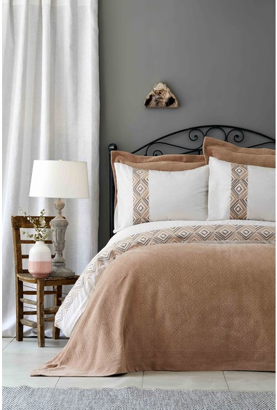 Karaca Home Estrella Blush Saten Nakışlı Nevresim Takımı ve Yatak Örtüsü Seti