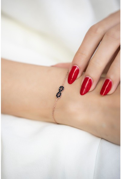 İzla Design 5458 Sonsuzluk Model Siyah Zirkon Taşlı Rose Kaplama Gümüş Bileklik İzla Design 5458 Sonsuzluk Model Siyah Zirkon Taşlı Rose Kaplama Gümüş Bileklik