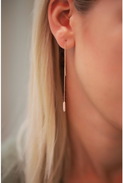 İzla Design Çubuk Model Sallantılı Zirkon Taşlı Gümüş İtalyan Küpe İzla Design Çubuk Model Sallantılı Zirkon Taşlı Gümüş İtalyan Küpe