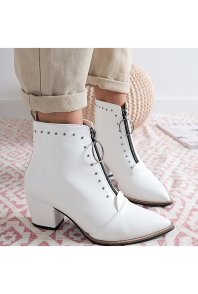 Limoya Macie Beyaz Önden Fermuarlı Halka Detaylı Zımbalı Bot Limoya Macie Beyaz Önden Fermuarlı Halka Detaylı Zımbalı Bot