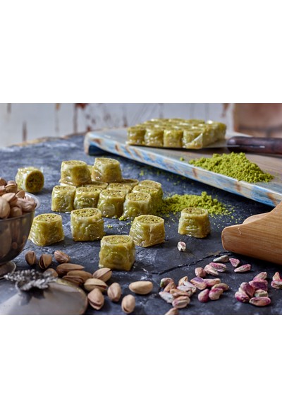 Hacıahmetoğulları Fıstıklı Saray Baklava Hacıahmetoğulları Fıstıklı Saray Baklava