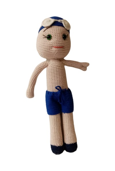 Düş Kahramanları Amigurumi Sol Kolu Kısa Sporcu Bebek