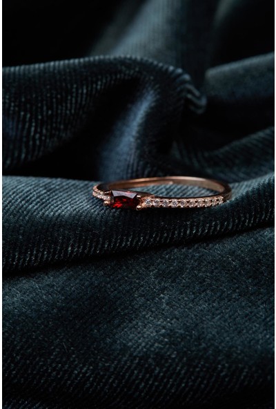 Rose Kaplama Yakut Taşlı Gümüş Minimal Yüzük