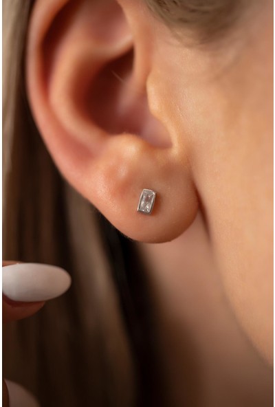 Baget Tek Taşlı Gümüş İtalyan Küpe