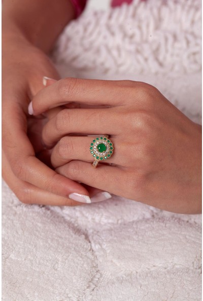 Yuvarlak Model Zümrüt Taşlı Gümüş Otantik Yüzük Yuvarlak Model Zümrüt Taşlı Gümüş Otantik Yüzük