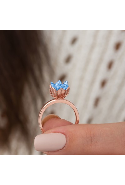 Papatya Silver Gümüş Lotus Çiçeği Taşlı Kadın Yüzüğü Papatya Silver Gümüş Lotus Çiçeği Taşlı Kadın Yüzüğü