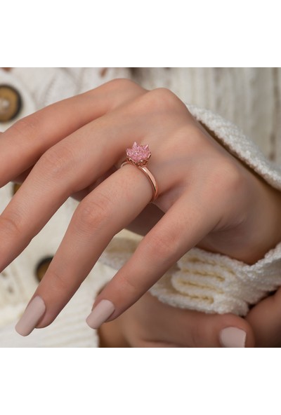 Papatya Silver Gümüş Lotus Çiçeği Taşlı Kadın Yüzüğü Papatya Silver Gümüş Lotus Çiçeği Taşlı Kadın Yüzüğü