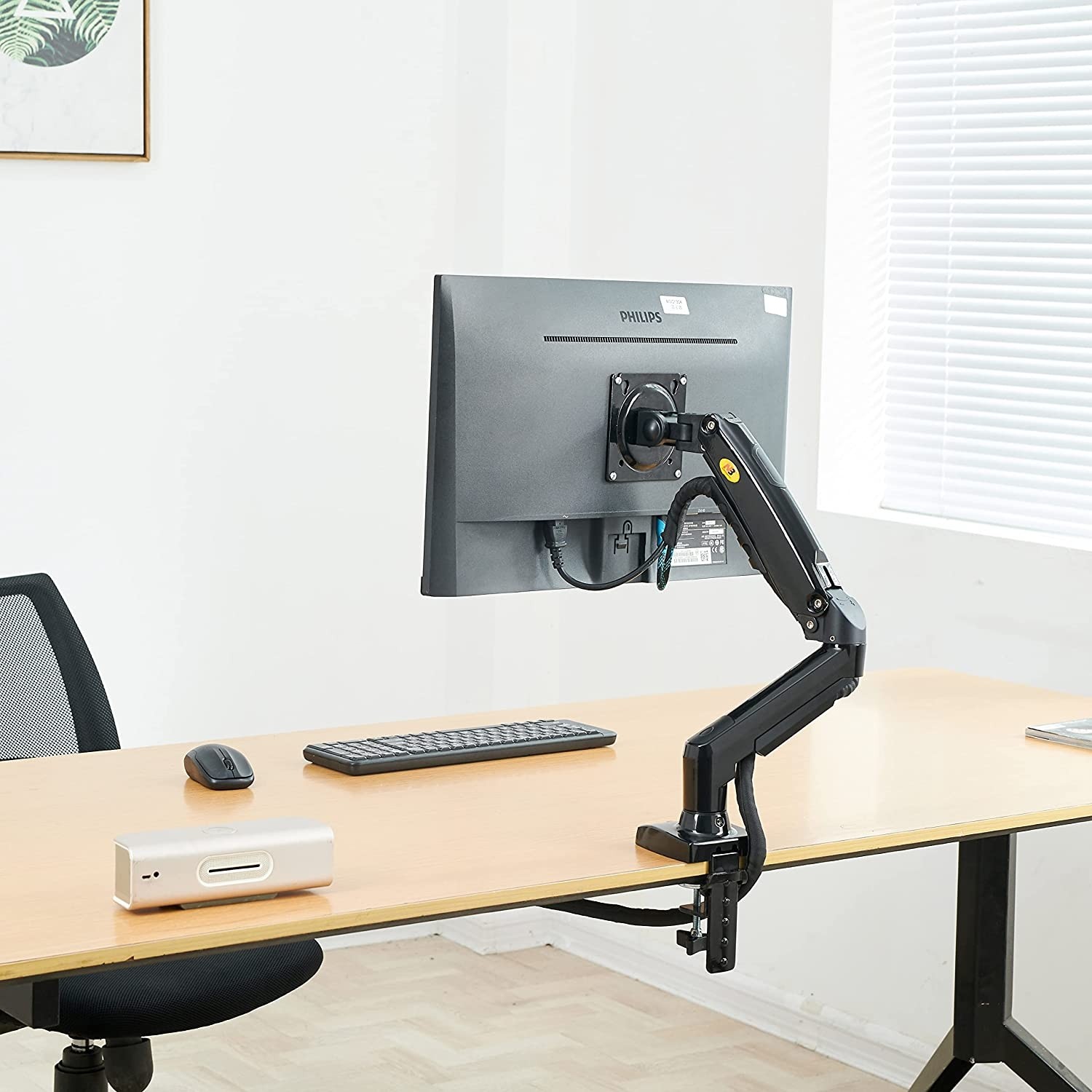 North Bayou NB F80 17"-30" Amortisörlü 2-9 kg Monitör Standı Fiyatı