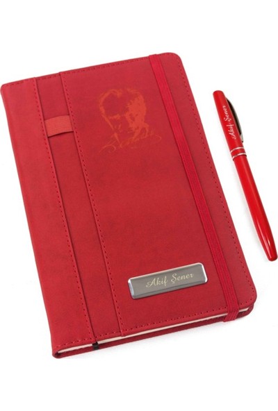 Hediye Rengi İsme Özel M. Kemal Atatürk Temalı Lastikli Not Defteri ve Kalem Seti Hediye Rengi İsme Özel M. Kemal Atatürk Temalı Lastikli Not Defteri ve Kalem Seti