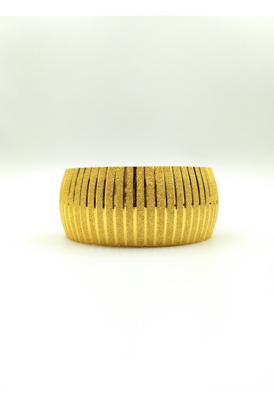 Zeygold Altın Kaplama 3 Cm Çizgi Desen Bilezik Zeygold Altın Kaplama 3 Cm Çizgi Desen Bilezik