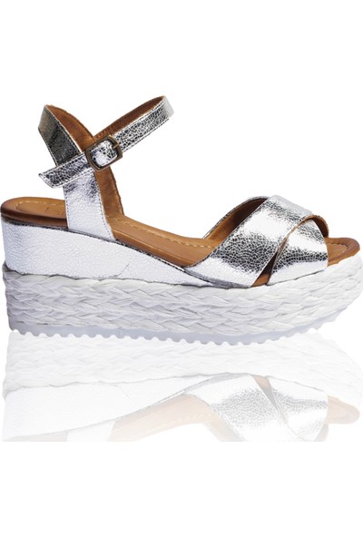 Bueno Shoes Hasırlı Hakiki Deri Kadın Dolgu Topuk Sandalet 9N3606