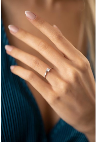 Ninova Silver Tek Taş Model Gümüş Italyan Yüzük