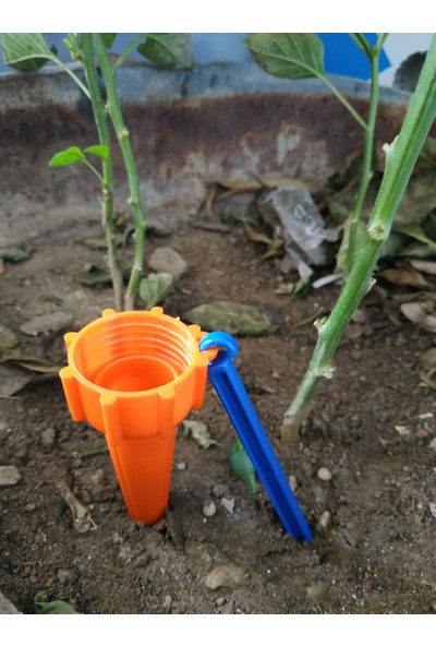 Fidan Pratik Çiçek Sulama Aparatı 4'lü Fidan Pratik Çiçek Sulama Aparatı 4'lü