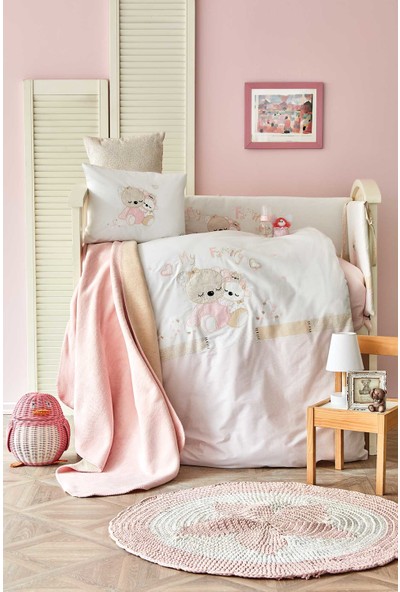 Karaca Home Luna Aplike Nakış 13 Parça Bebek Seti Karaca Home Luna Aplike Nakış 13 Parça Bebek Seti