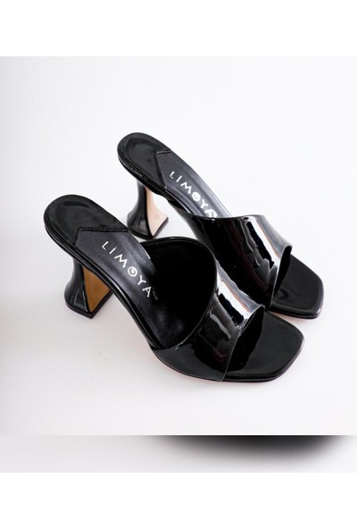 Limoya Carolina Siyah Rugan İnce Topuk Detaylı Terlik Limoya Carolina Siyah Rugan İnce Topuk Detaylı Terlik