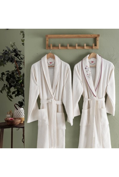 Taç Aile Bornoz Seti Camenta Ekru&ekru Taç Aile Bornoz Seti Camenta Ekru&ekru