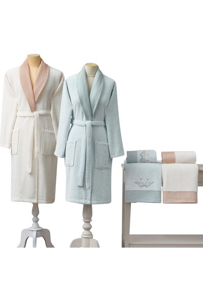 Taç Barbara Aile Bornoz Seti Taç Barbara Aile Bornoz Seti