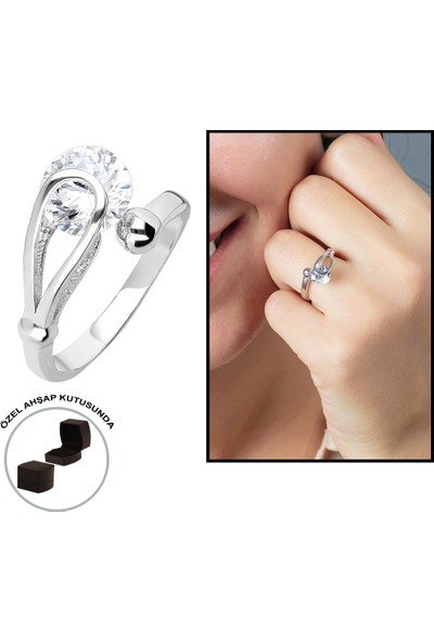 Tesbihane Starlight Diamond Pİrlanta Montür Elegance 925 Ayar Gümüş Kadın Tektaş Yüzük Tesbihane Starlight Diamond Pİrlanta Montür Elegance 925 Ayar Gümüş Kadın Tektaş Yüzük