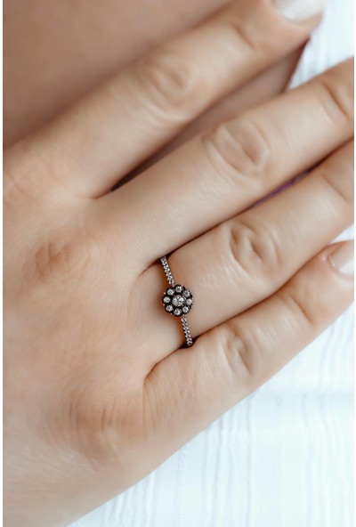 Semi̇z Kuyumculuk Elmas Montür Papatya Altın Yüzük