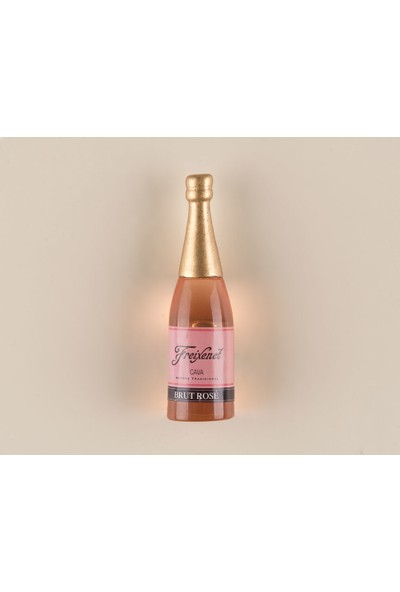 Madame Coco Buzdolabı Magneti Şişe 5.2 x 2.1 x 5.4 Cm Madame Coco Buzdolabı Magneti Şişe 5.2 x 2.1 x 5.4 Cm