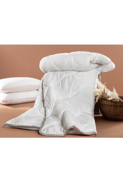 Madame Coco Metz Jakarlı Biyeli Çift Kişilik Yorgan - Beyaz