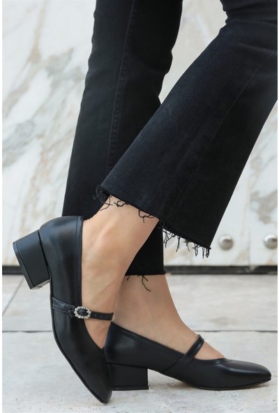 Mio Gusto Julia Siyah Taşlı Topuklu Ayakkabı