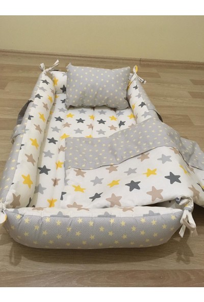 Balamira Gri Zemin Sarı Yıldızlı 3 Parça Babynest Yatak + Yastık + Pike