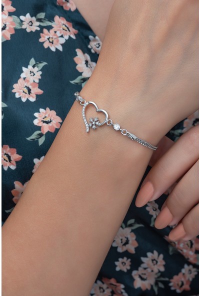 Nereze 925 Ayar Kalp Kartanesi Kadın Gümüş Bileklik Nereze 925 Ayar Kalp Kartanesi Kadın Gümüş Bileklik