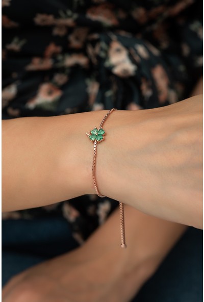 Nereze 925 Ayar Gümüş Asansörlü Yeşil Taşlı Yonca Kadın Bileklik Nereze 925 Ayar Gümüş Asansörlü Yeşil Taşlı Yonca Kadın Bileklik