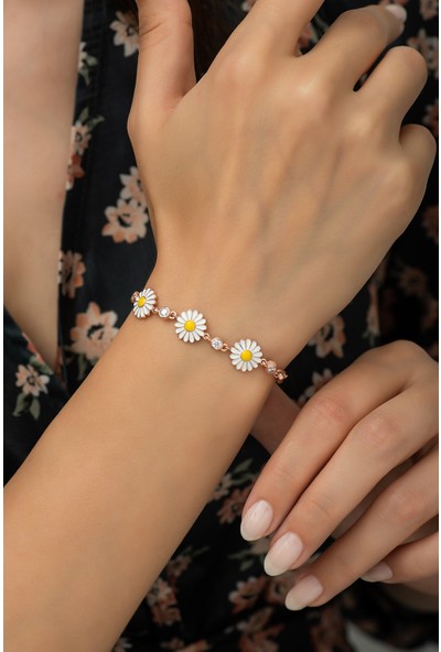 Nereze 925 Ayar Gümüş 3'lü Minik Papatya Kadın Bileklik Nereze 925 Ayar Gümüş 3'lü Minik Papatya Kadın Bileklik