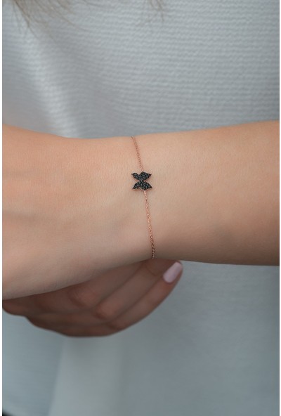 Nereze 925 Ayar Gümüş Minik Siyah Kelebek Kadın Bileklik Nereze 925 Ayar Gümüş Minik Siyah Kelebek Kadın Bileklik