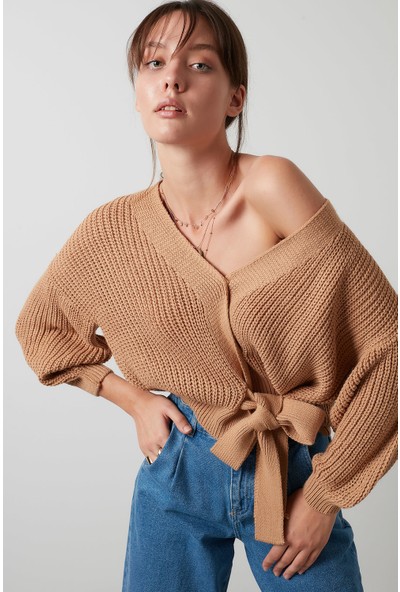 Lela % 100 Soft Akrilik Belden Bağlamalı V Yaka Ör Kadın HIRKA 4615029 Lela % 100 Soft Akrilik Belden Bağlamalı V Yaka Ör Kadın HIRKA 4615029