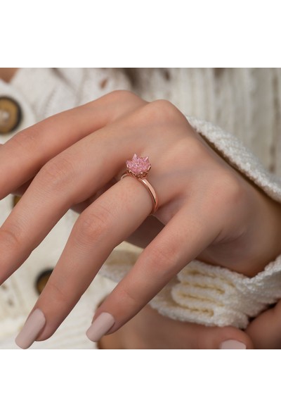 Ervanur Rose Altın Kaplama Zirkon Taşlı Lotus Çiçeği Kadın Yüzük Ervanur Rose Altın Kaplama Zirkon Taşlı Lotus Çiçeği Kadın Yüzük