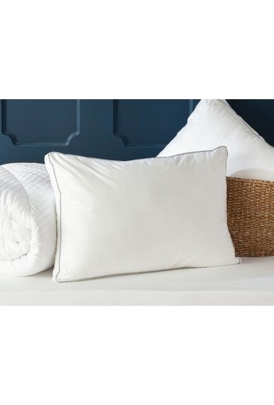 Linnda Beyaz Kaz Tüyü Yastık