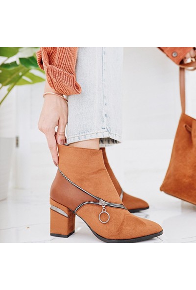 Limoya Brigitte Taba Fermuar Aksesuarlı Metal Detaylı Topuklu Bootie Limoya Brigitte Taba Fermuar Aksesuarlı Metal Detaylı Topuklu Bootie