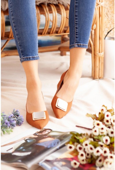 Limoya Claire Taba Süet Tokalı Kısa Topuklu Ayakkabı Limoya Claire Taba Süet Tokalı Kısa Topuklu Ayakkabı