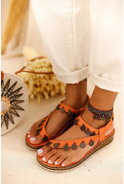 Limoya Lilah Portakal Deri Para Detaylı Sandalet Limoya Lilah Portakal Deri Para Detaylı Sandalet
