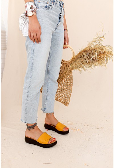 Limoya Mersa Hardal Dolgu Topuklu Terlik Limoya Mersa Hardal Dolgu Topuklu Terlik