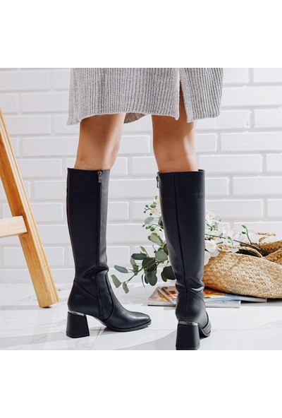Limoya Toronto Siyah Metal Topuk Aksesuarlı Fermuarlı Köşeli Burunlu Klasik Dizaltı Çizme