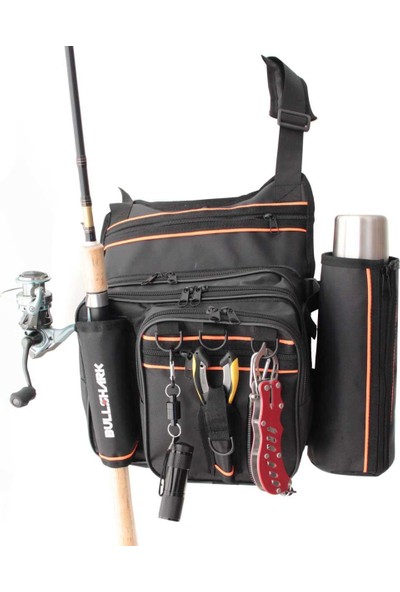 Bullshark 5 Cepli Suluk Hazneli Spin ve Lrf Çantası (Siyah) Bullshark 5 Cepli Suluk Hazneli Spin ve Lrf Çantası (Siyah)